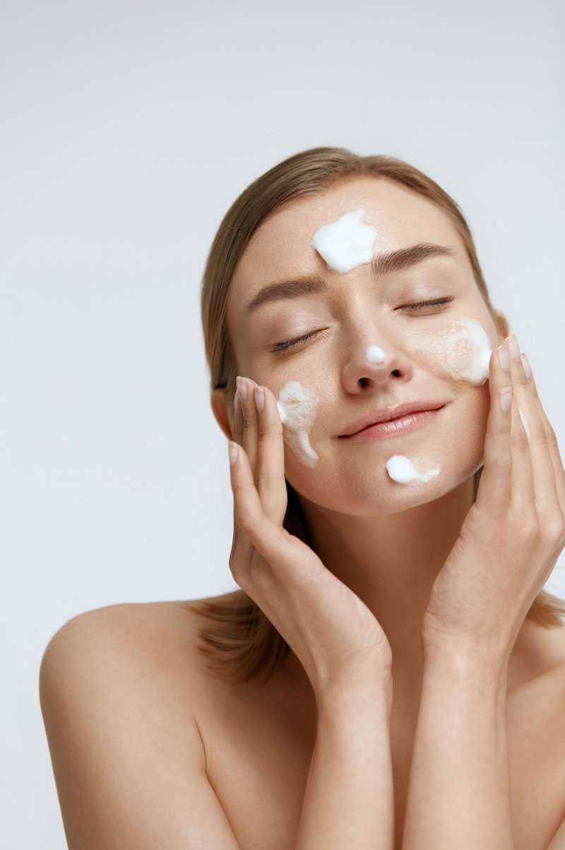 How to Cleanse Your Oily or Congested Skin: The Best Tips and Tricks ...